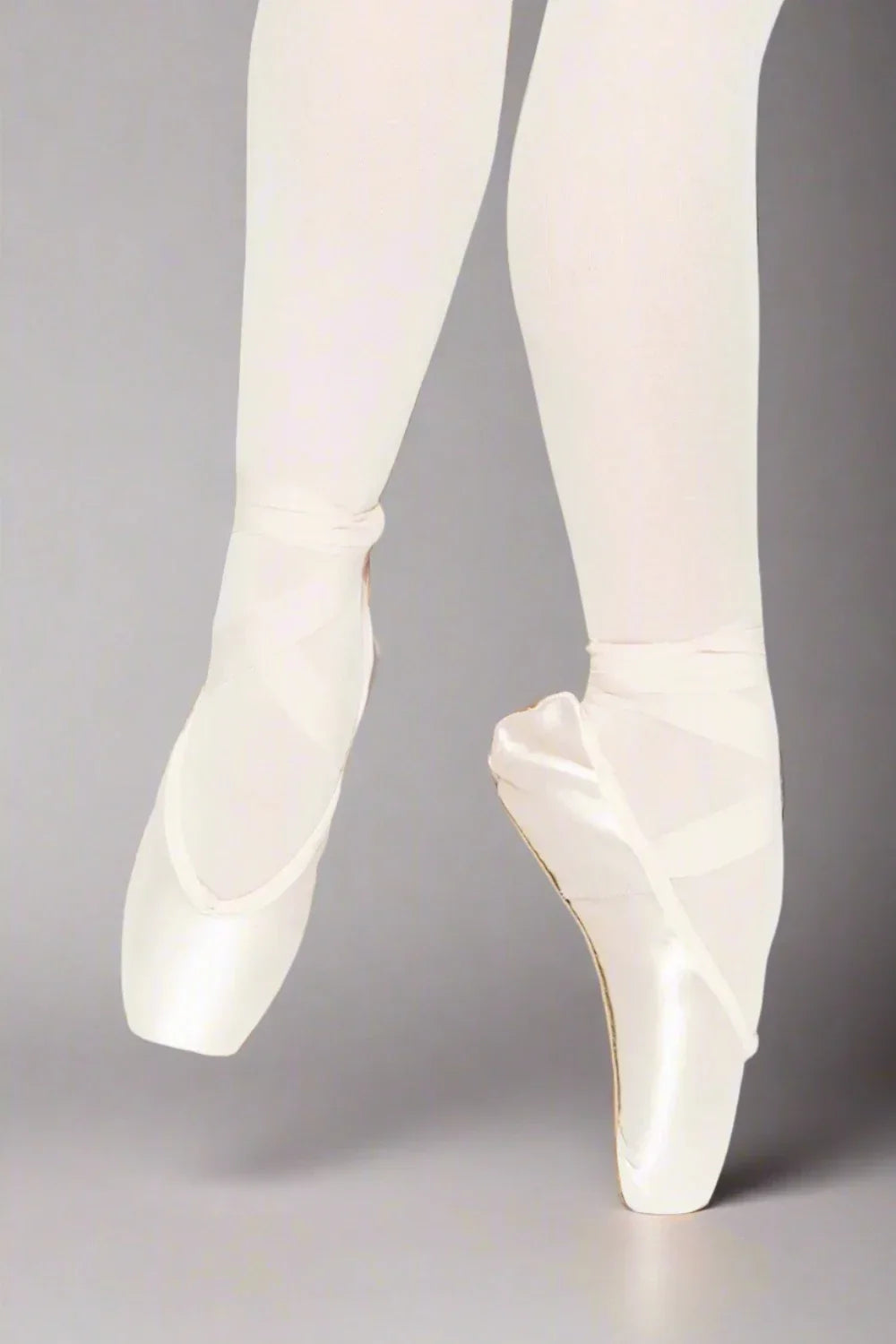 RP Reveal Sat Tip Pointe Shoe - FINAL SALE – LA Dance Designs